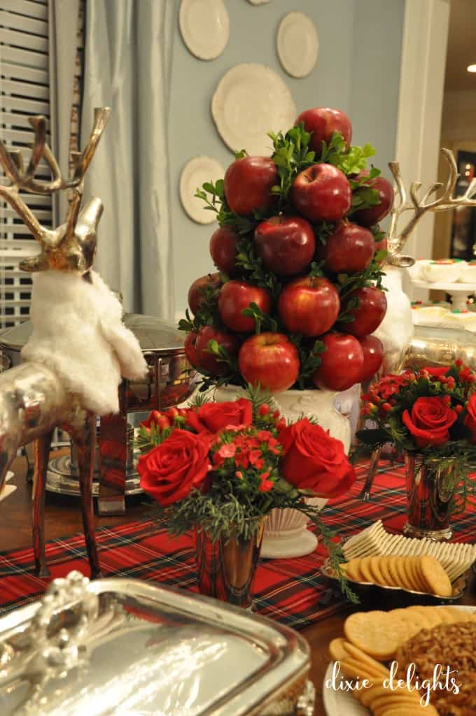 A Merry Little Christmas Party {40×41} – Dixie Delights