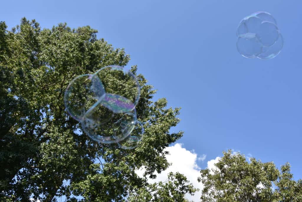 Summer Fun {How to Make BIG Bubbles} – Dixie Delights