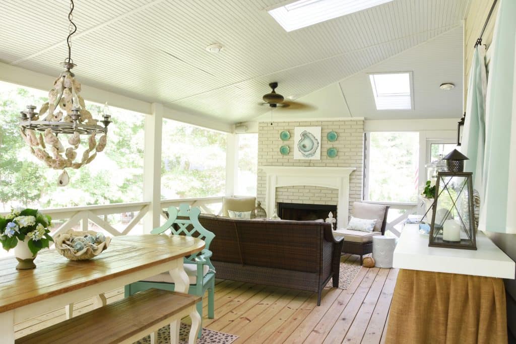 The Delightful Home {Southern Screened Porch} – Dixie Delights