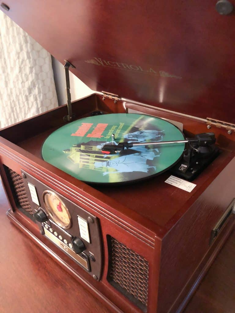 I Love {Victrola Record Player} – Dixie Delights