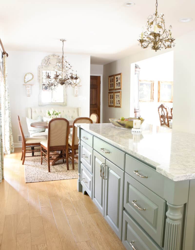 Daily Delight Video {Kitchen Tour} – Dixie Delights