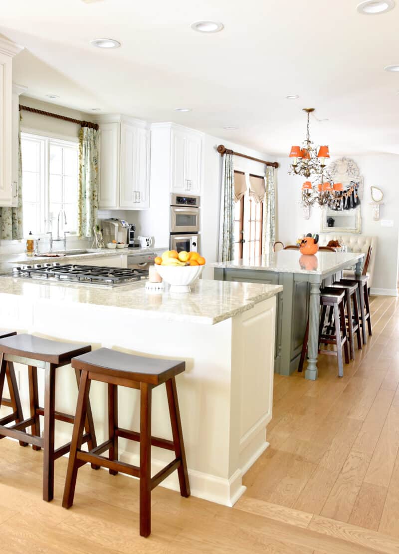 Haunted Halloween Home Tour {Kitchen} – Dixie Delights