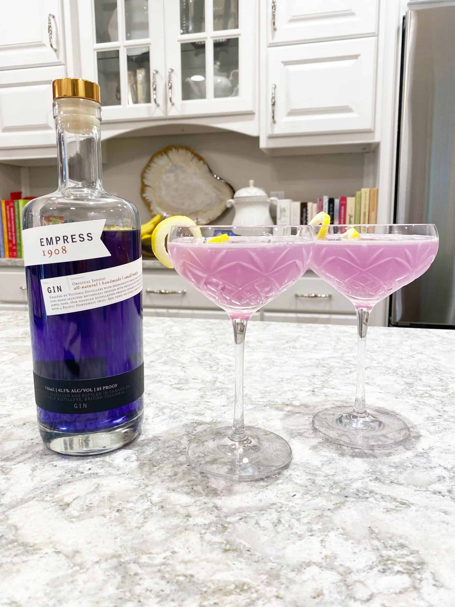 Happy Hour {Empress Lavender Lemonade} – Dixie Delights
