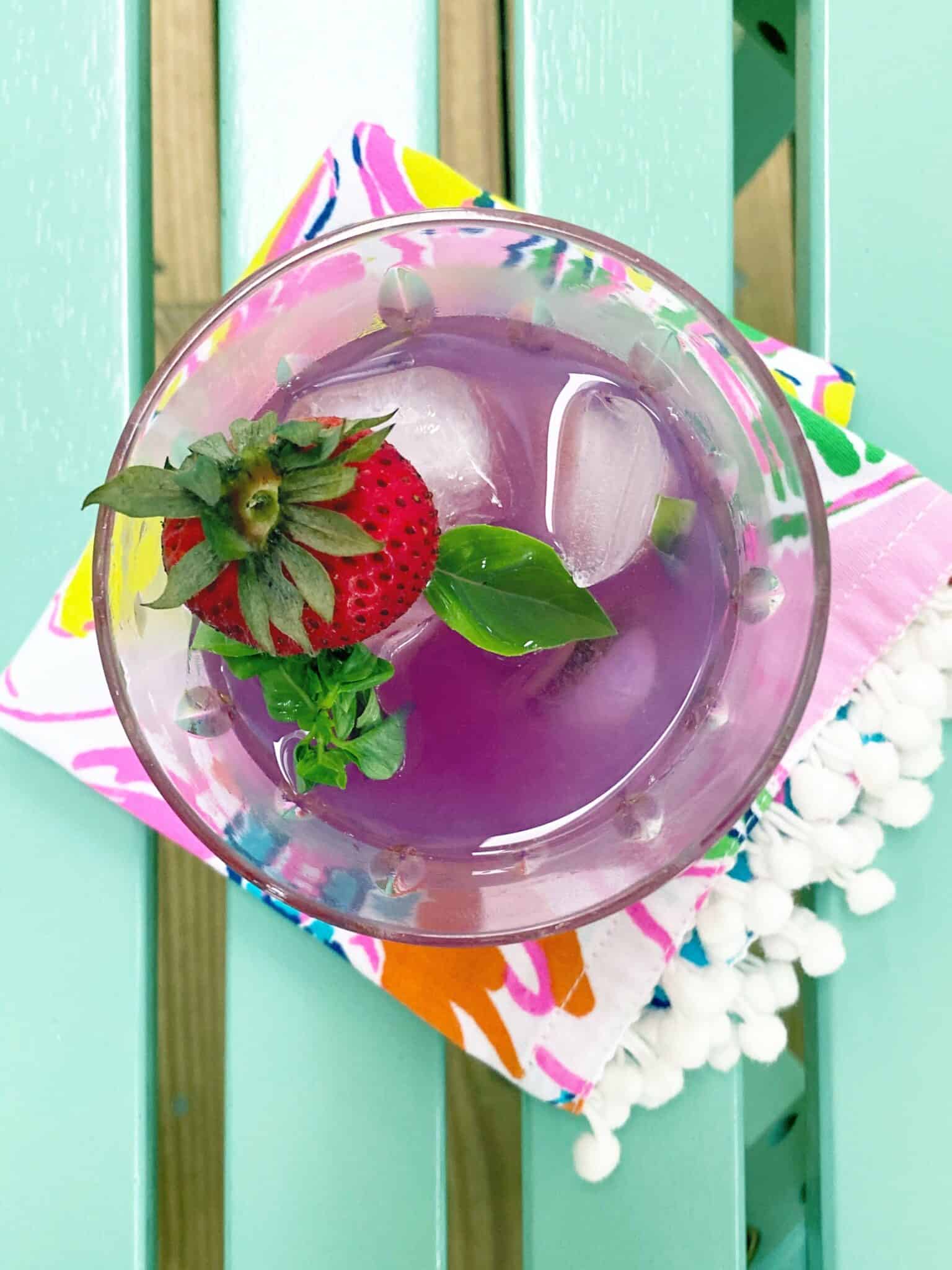 Happy Hour {Strawberry Basil Lemon Smash} – Dixie Delights