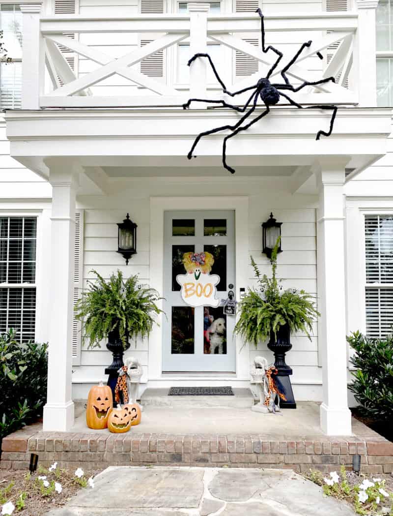 Haunted Halloween Home Tour 2020 {Exterior} – Dixie Delights