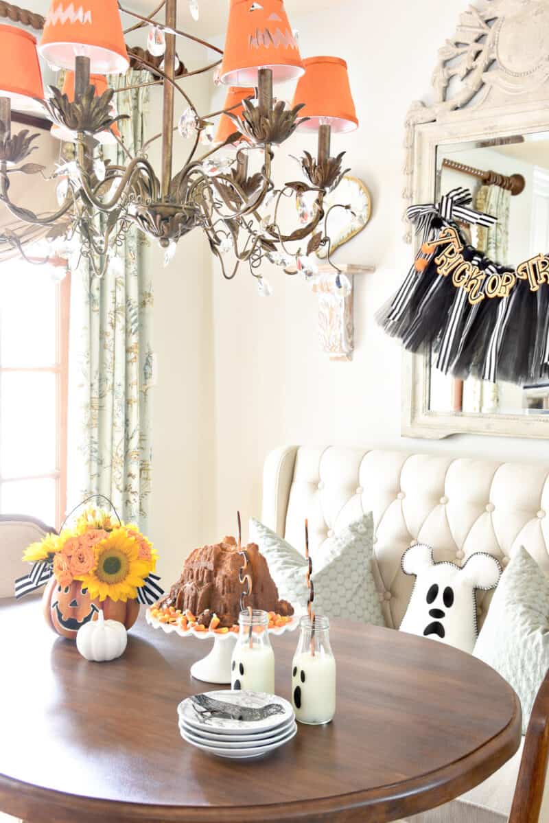 Haunted Halloween Home Tour 2020 {Kitchen} – Dixie Delights