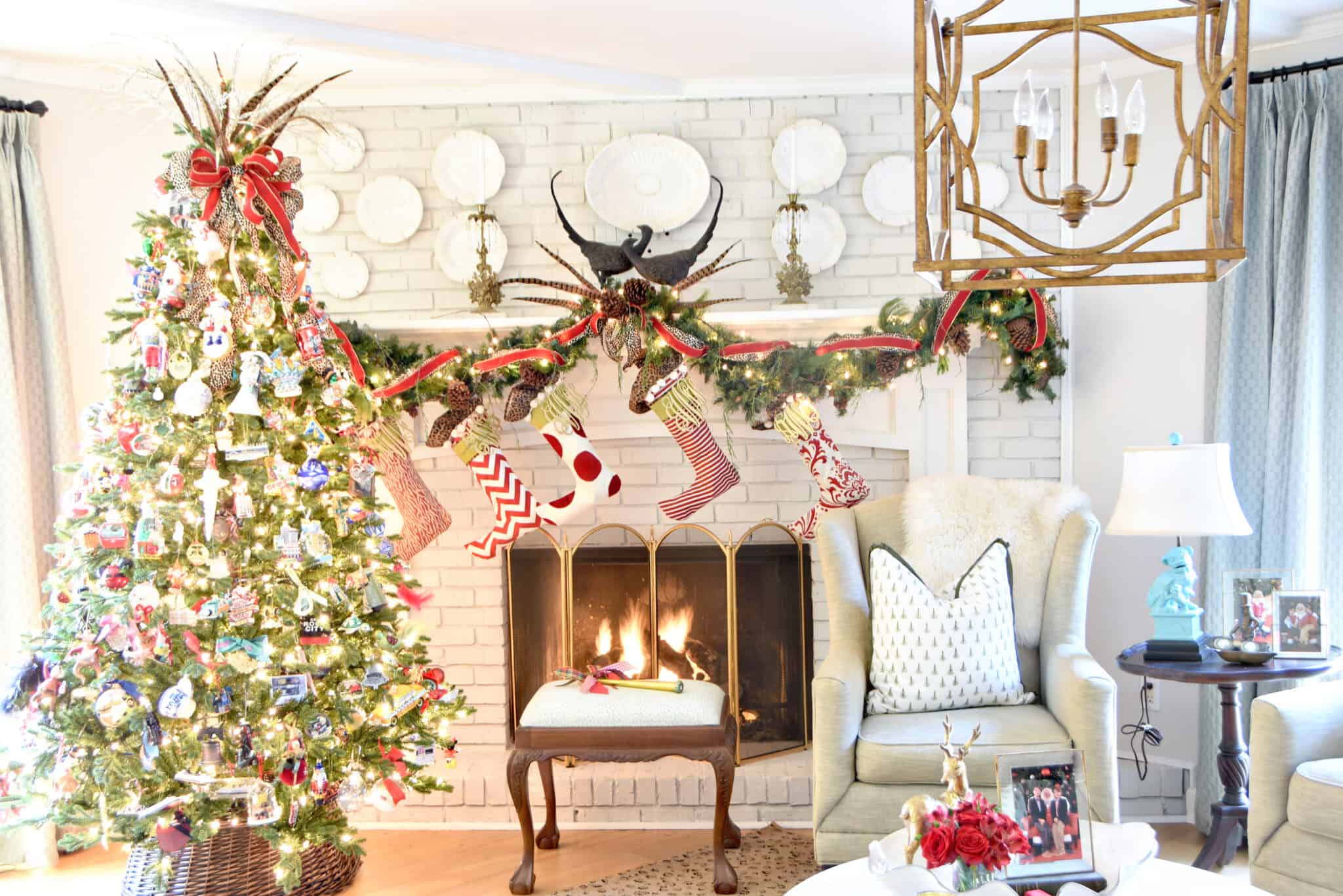 Classic Christmas Home Tour 2020 {Den + Powder Room} – Dixie Delights