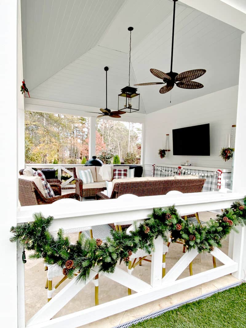 Classic Christmas Home Tour 2020 {Porch + Pool} – Dixie Delights
