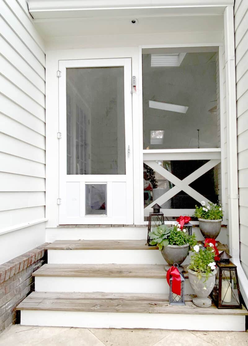 Classic Christmas Home Tour 2020 {Porch + Pool} – Dixie Delights