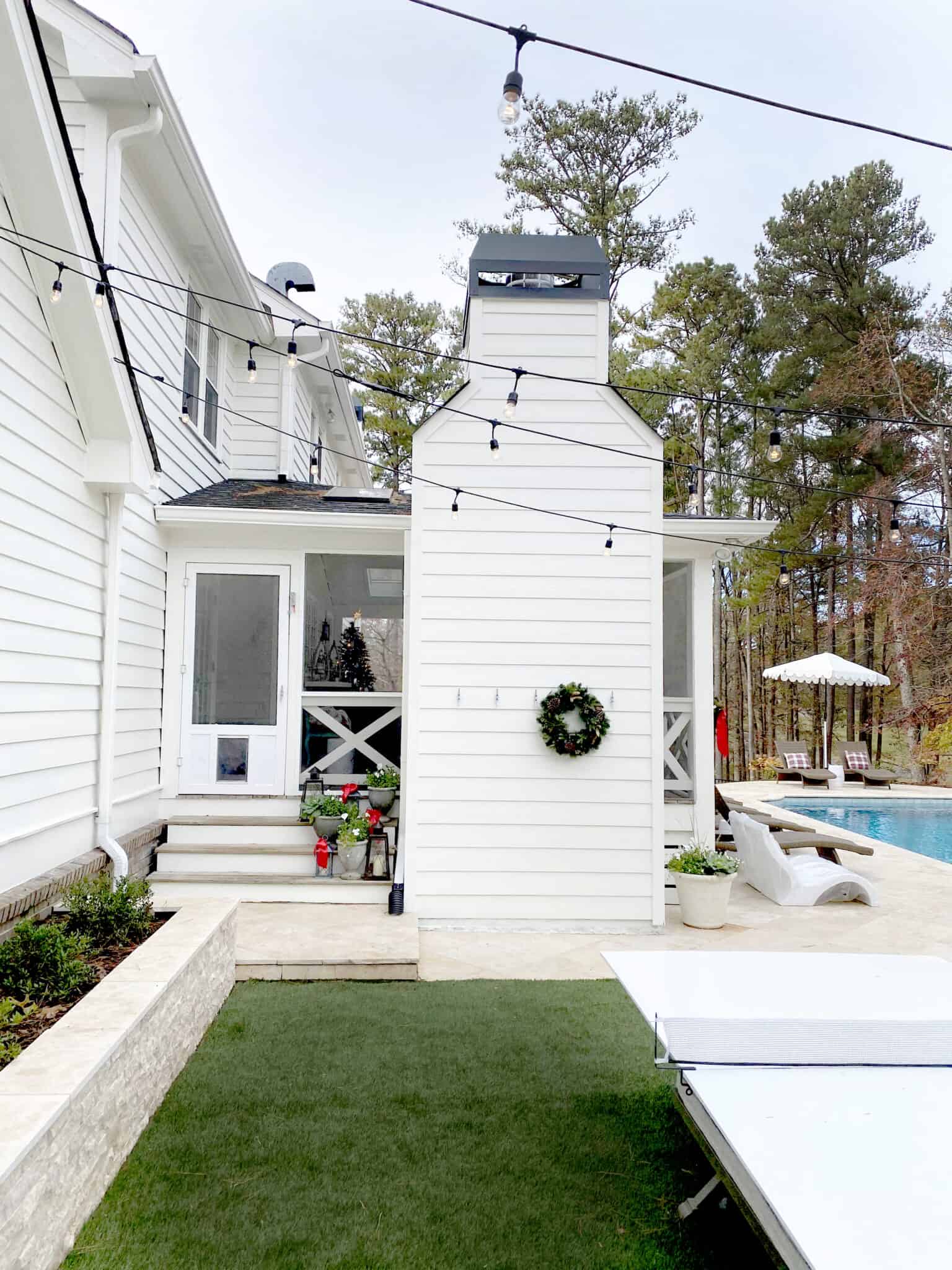 Classic Christmas Home Tour 2020 {Porch + Pool} – Dixie Delights