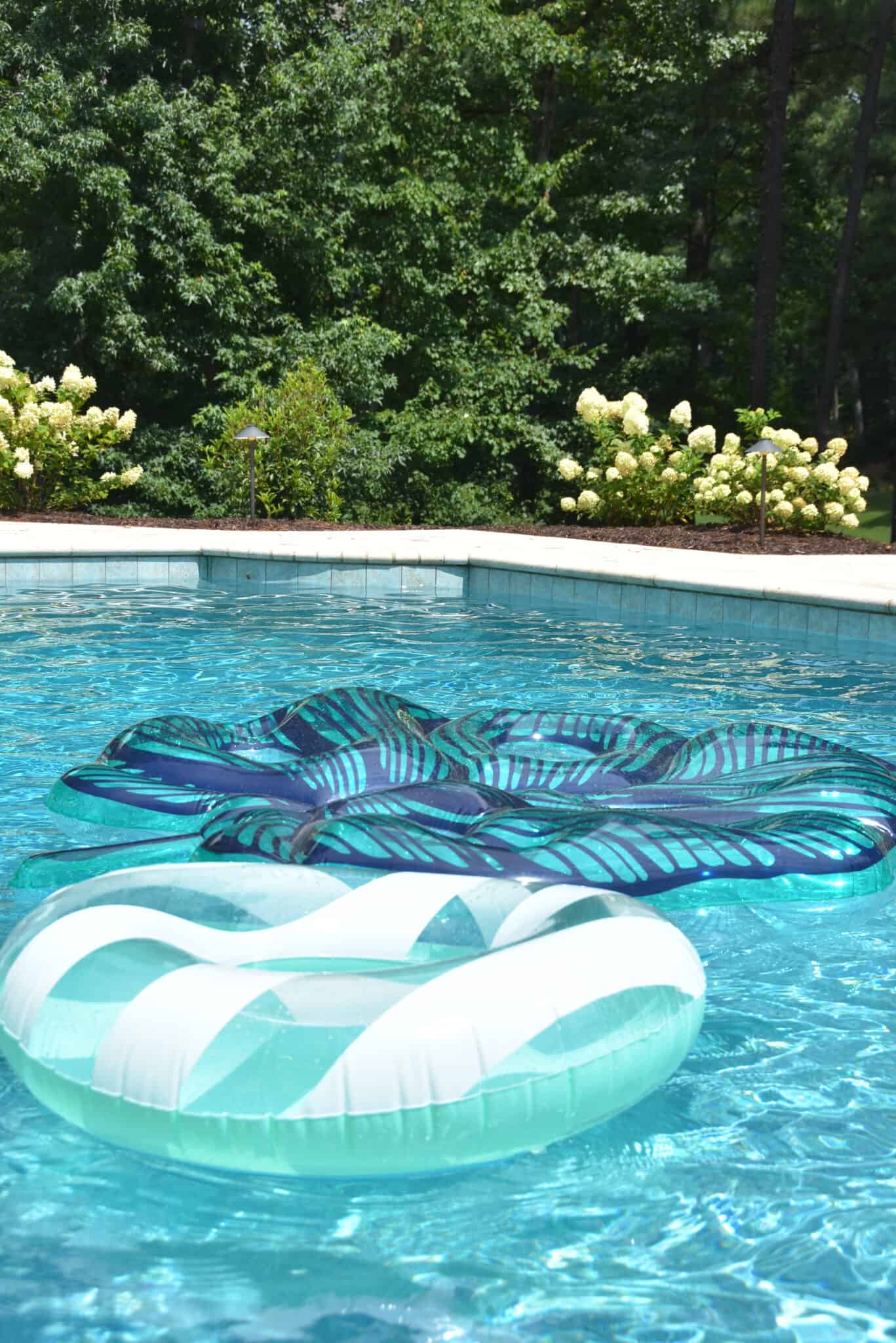 The Delightful Home {Pool, Cabana & Courtyard Tour} – Dixie Delights