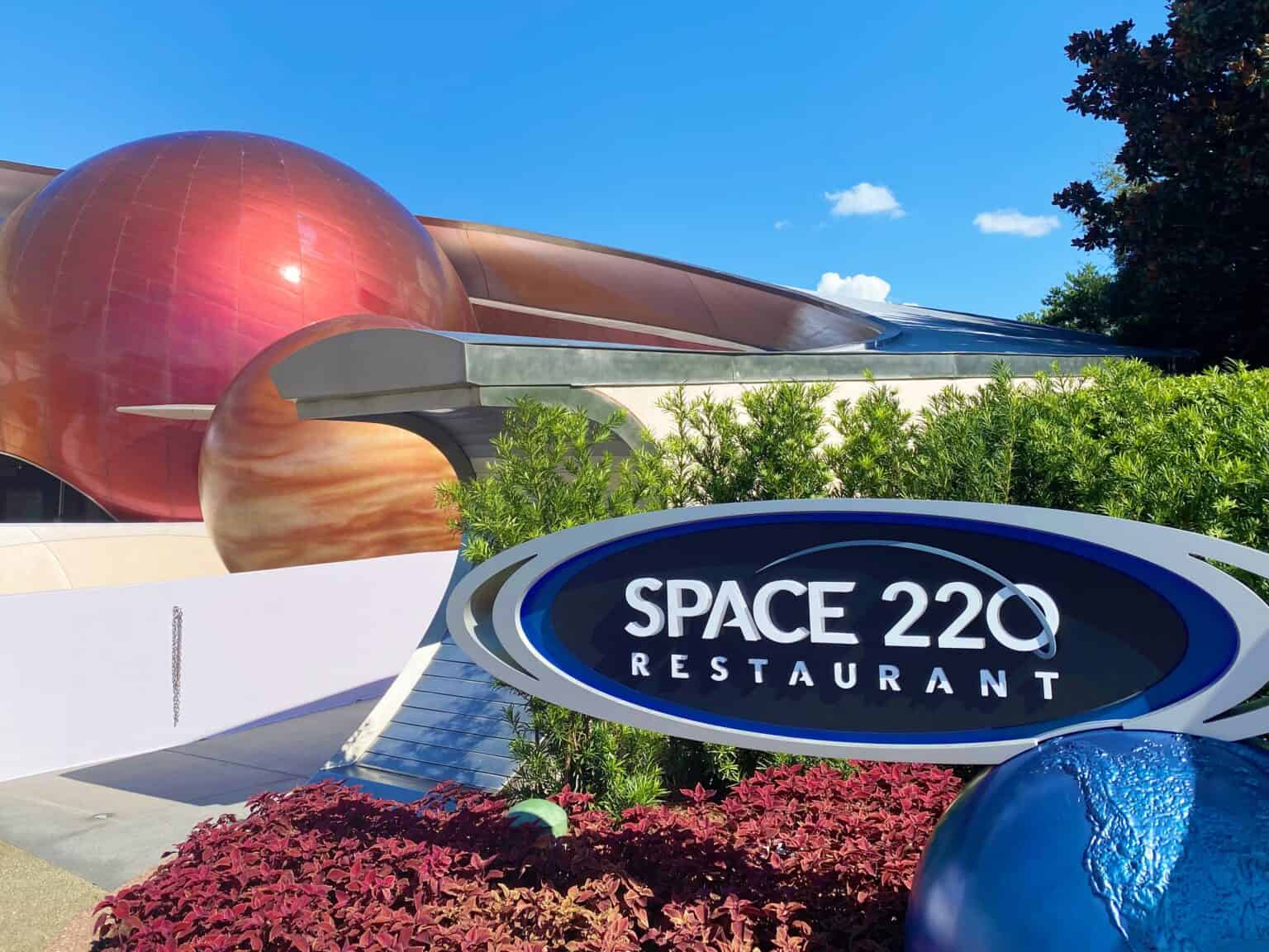 Space 220 Restaurant in Epcot {Full Review of Lunch, Dinner & Lounge ...