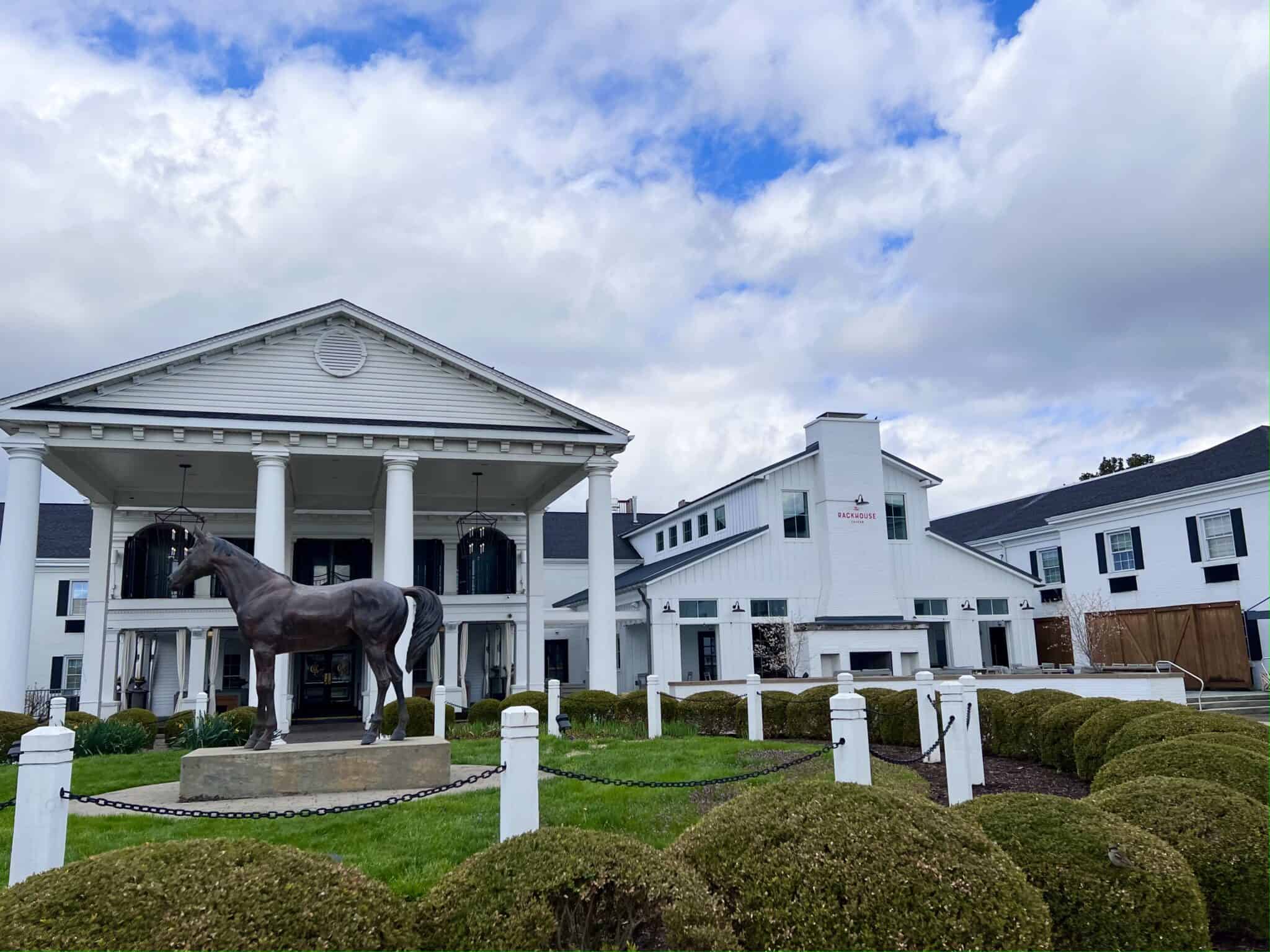 Kentucky Road Trip {Lexington: The Campbell House Hotel} – Dixie Delights