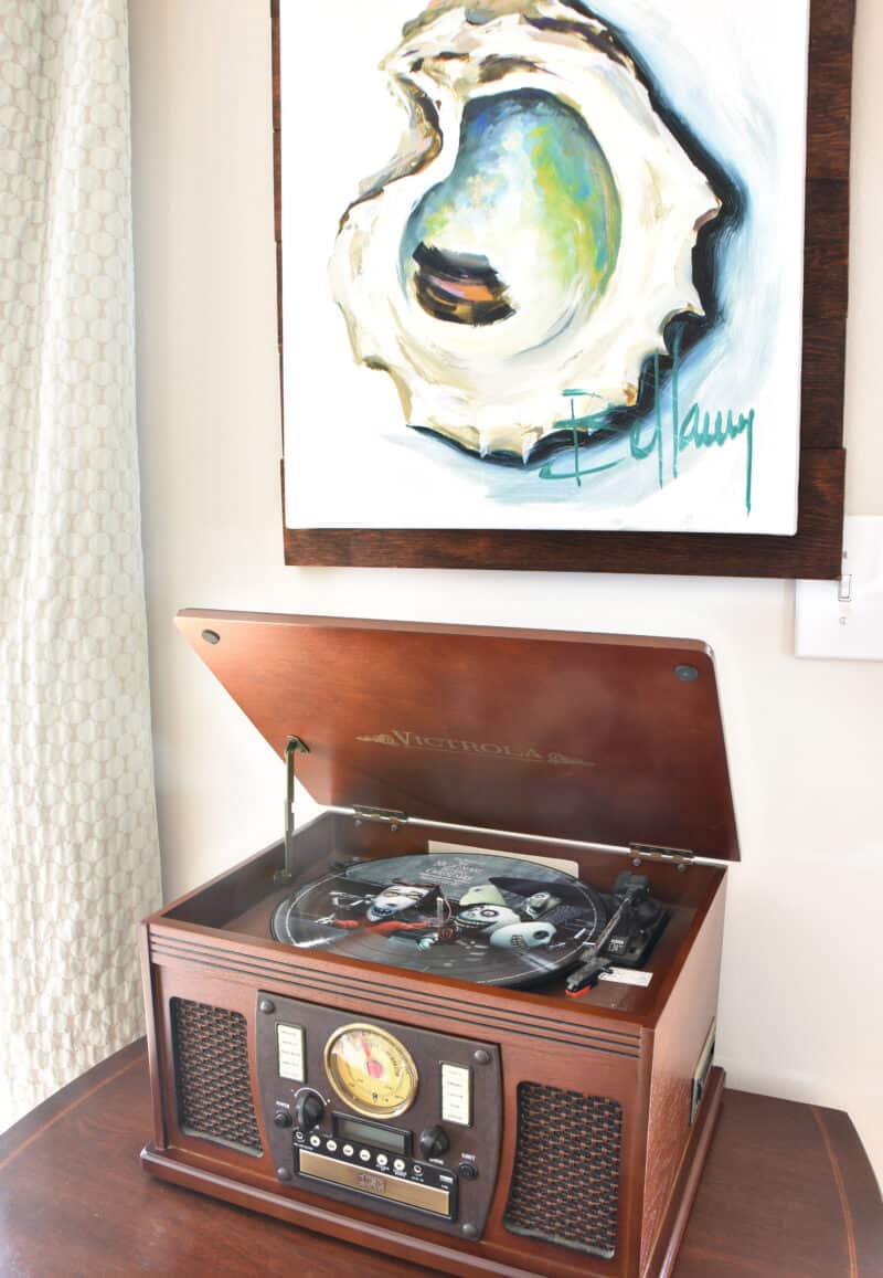 Haunted Halloween Home Tour 2022 {Den} – Dixie Delights