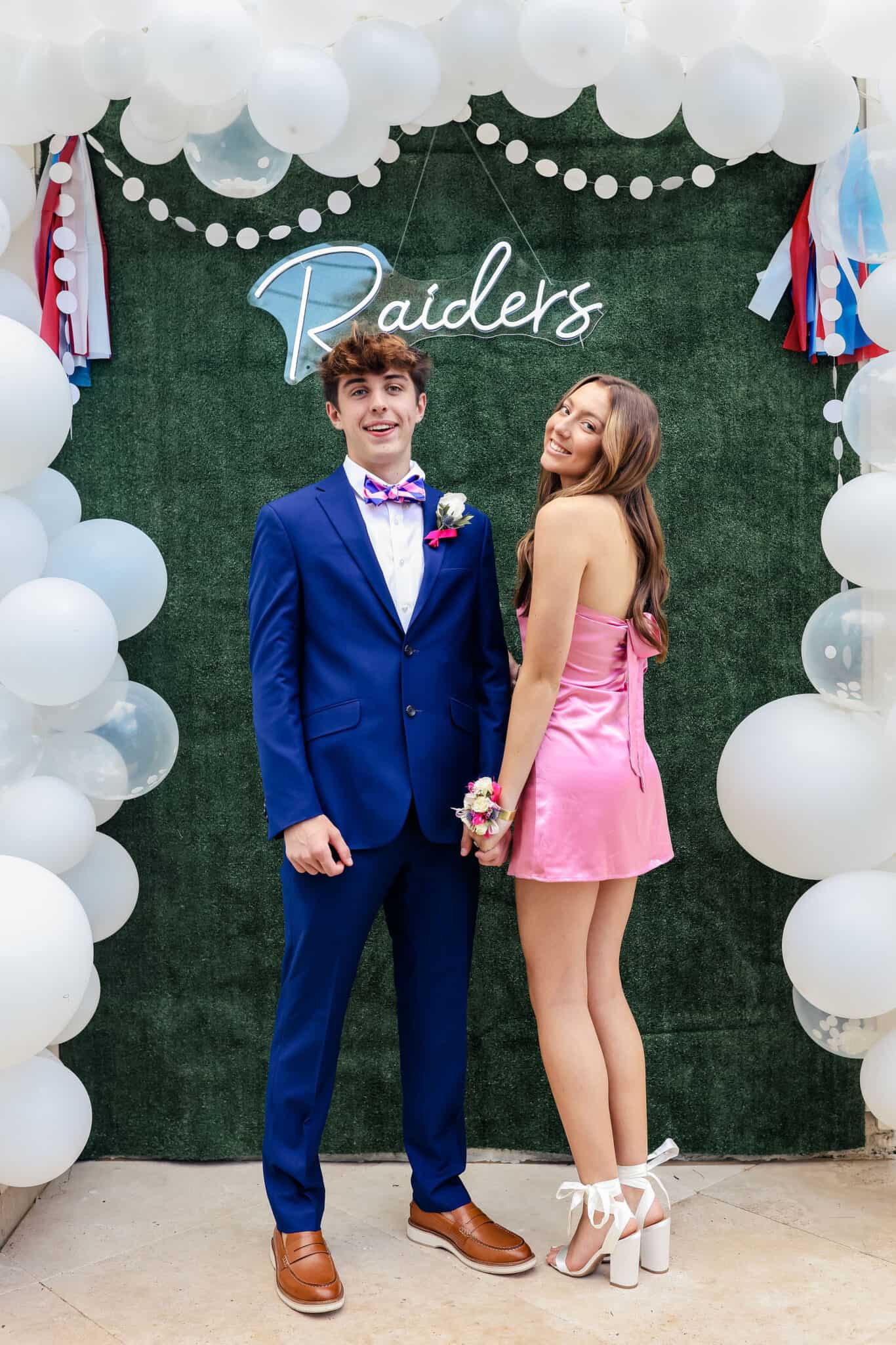 HOCO 2022 {Neon Light Photo Wall} – Dixie Delights