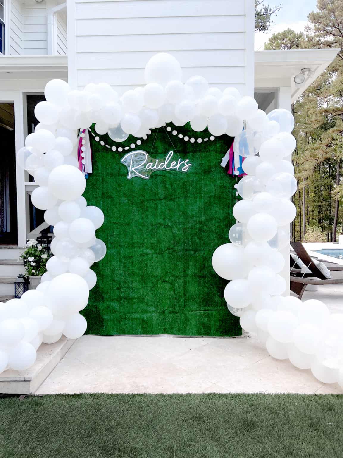 HOCO 2022 {Neon Light Photo Wall} – Dixie Delights