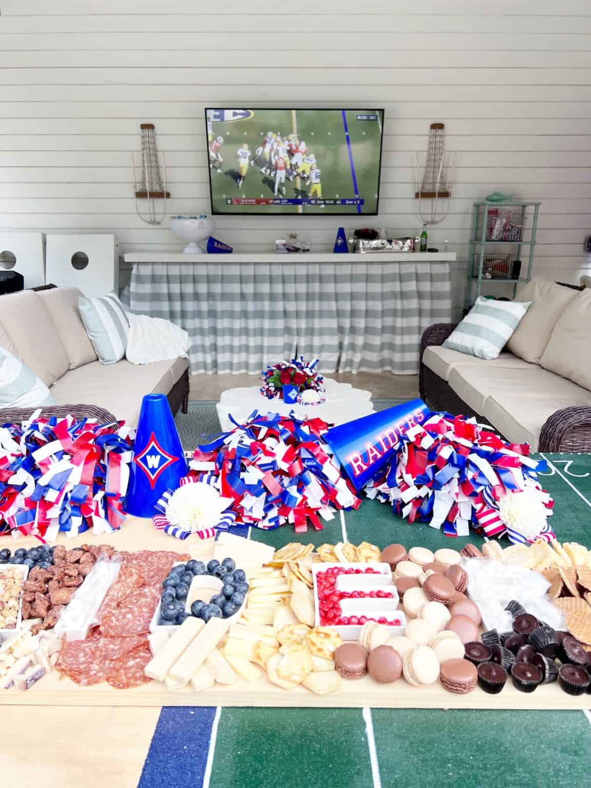 HOCO 2022 {Grazing Board} – Dixie Delights