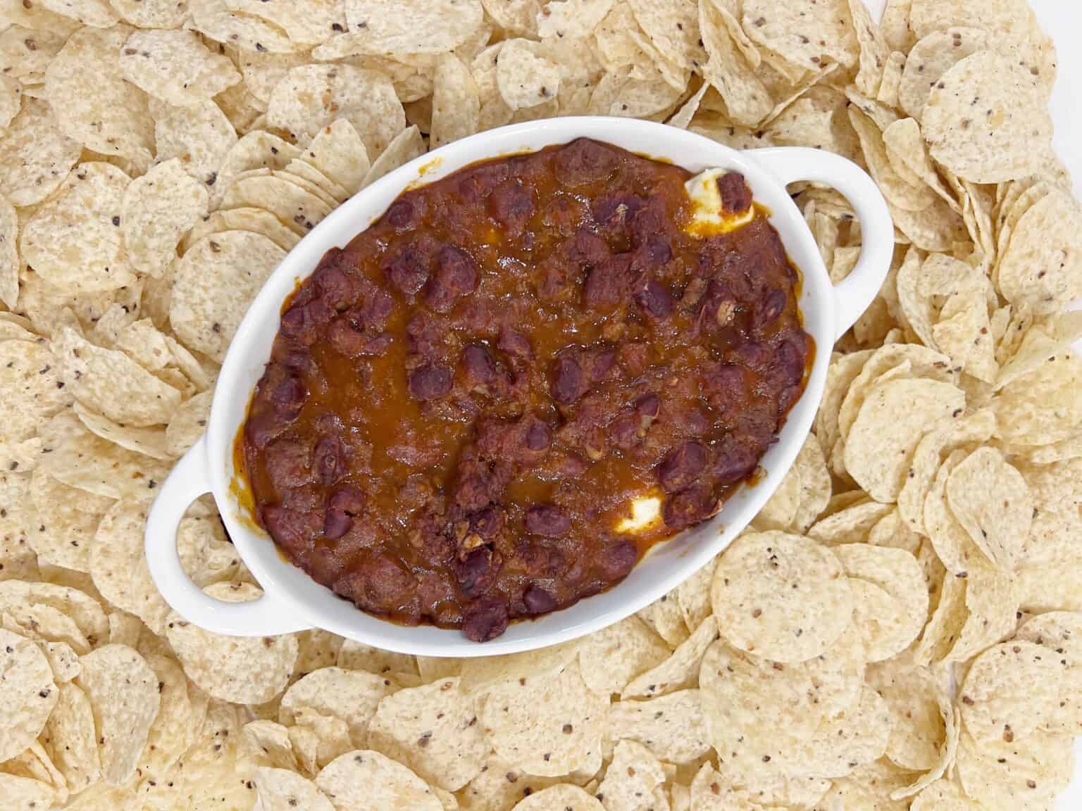 Game Day Snacks {Amanda’s Easy Chili Dip} – Dixie Delights