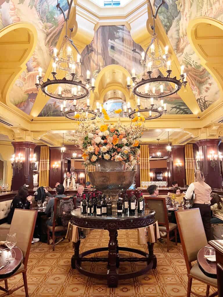 Carthay Circle Restaurant & Lounge at Disney California Adventure Park ...