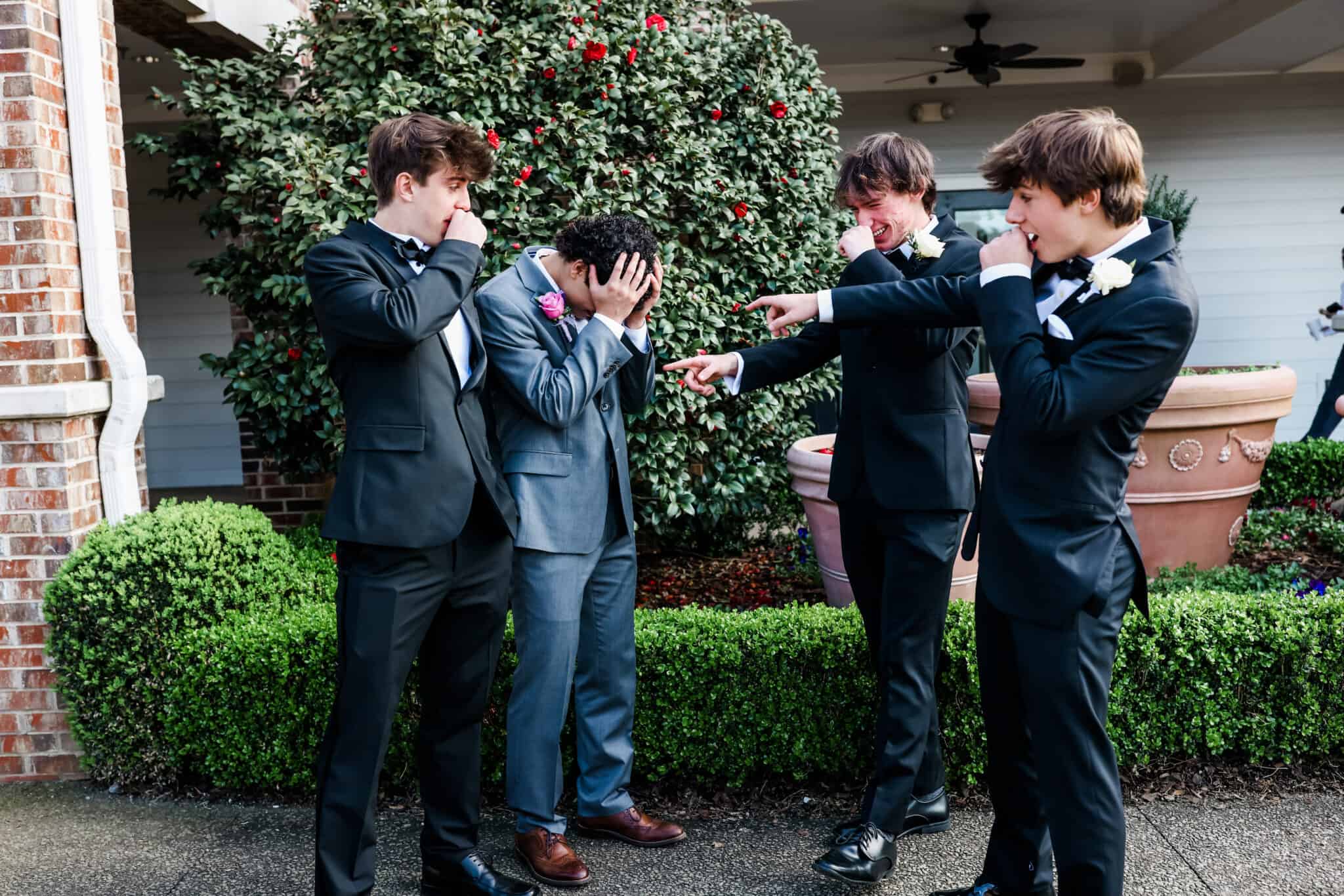 Prom 2023 {Junior Picture Party} – Dixie Delights