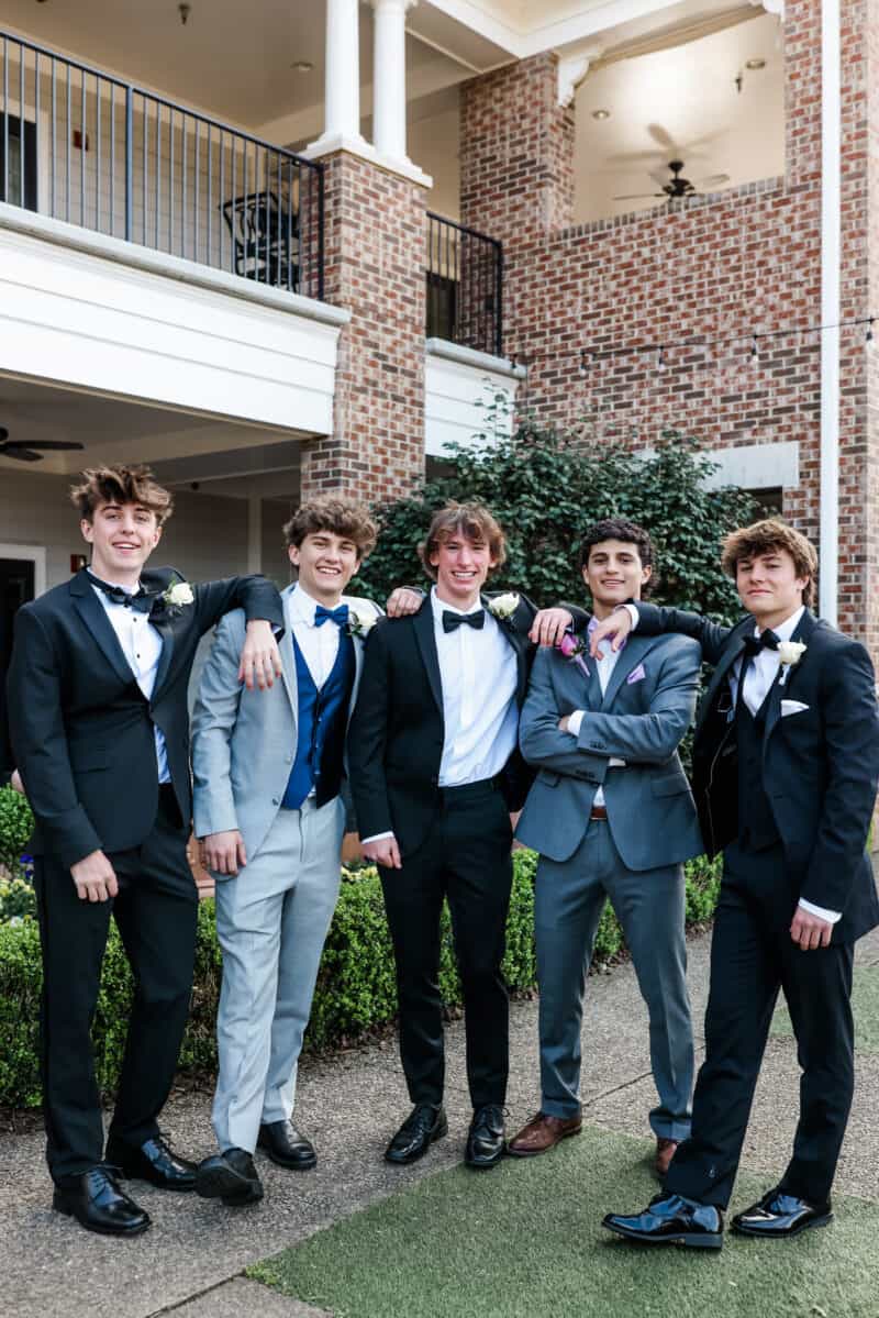 Prom 2023 {Junior Picture Party} – Dixie Delights