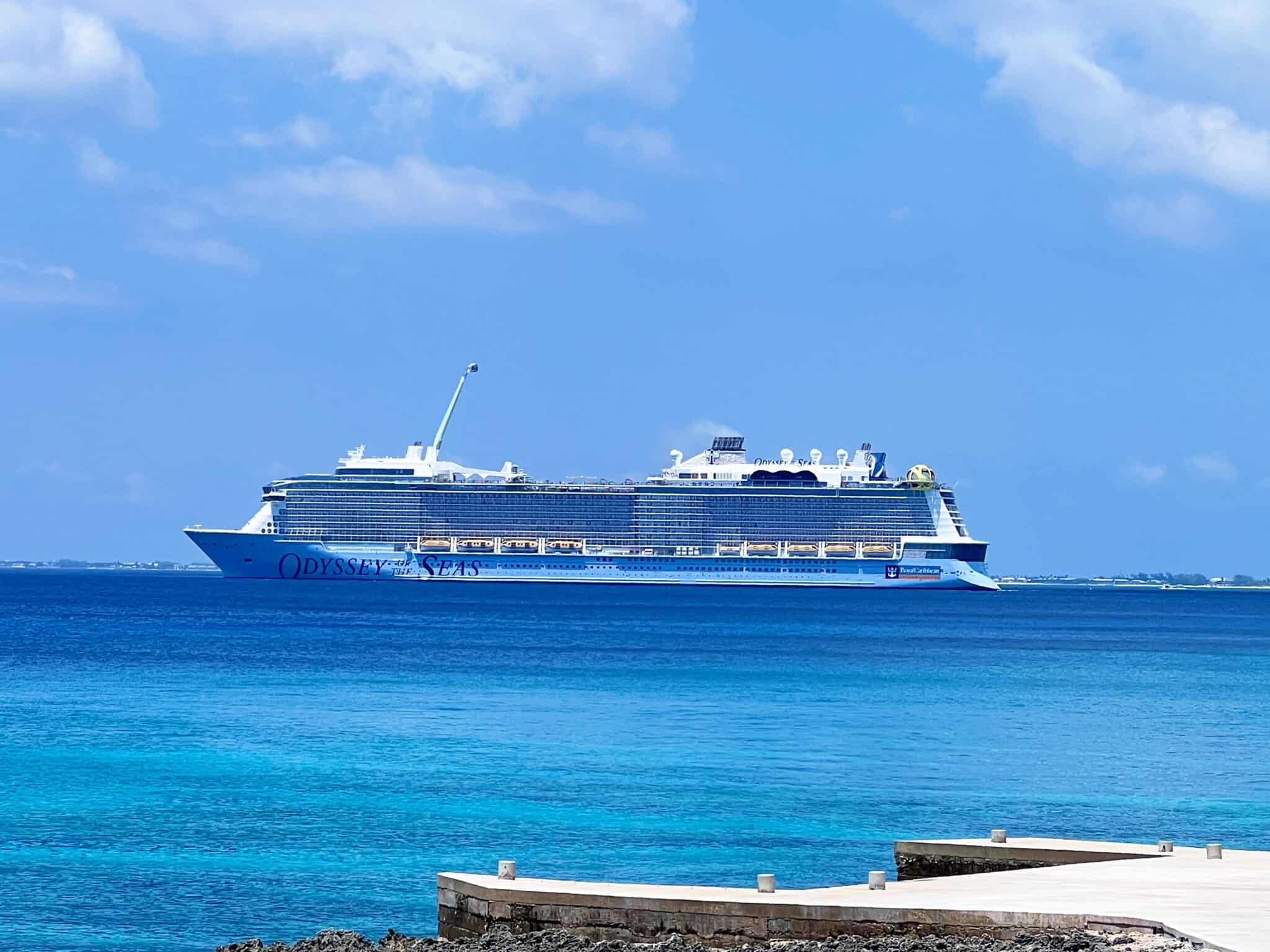 Royal Caribbean {Perfect Day at Coco Cay & Swimming with Pigs Adventure ...