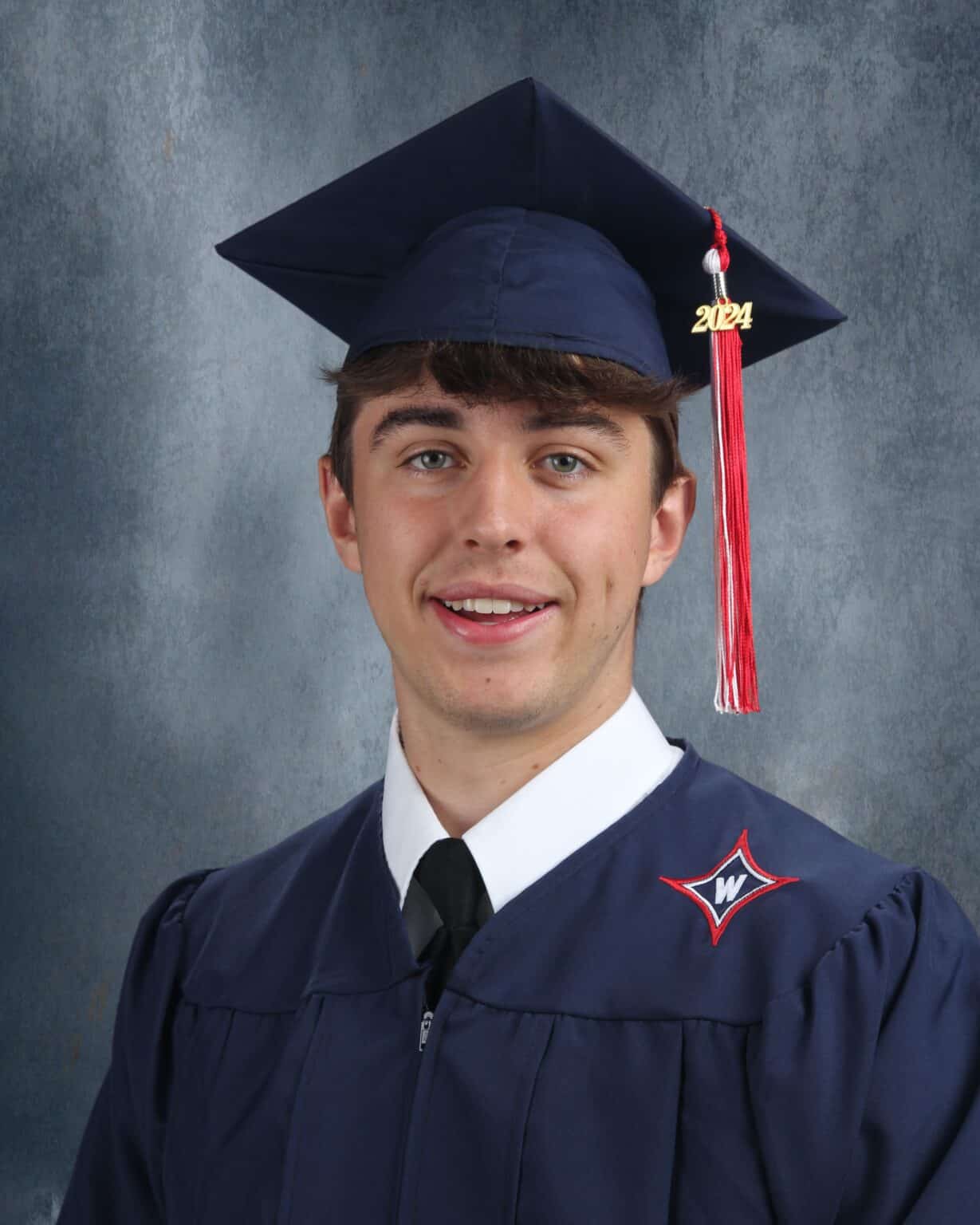 Celebrating the Class of 2024 {Yearbook Photos} – Dixie Delights