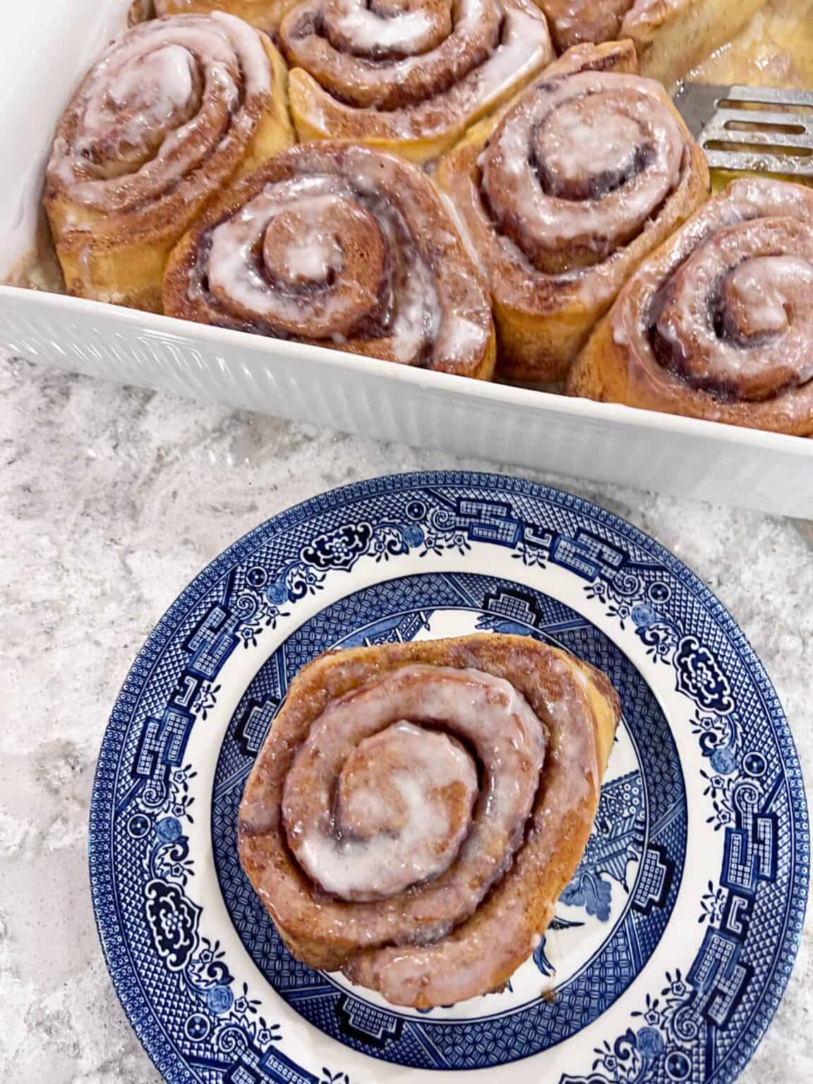 The Absolute Easiest Cinnamon Rolls – Dixie Delights