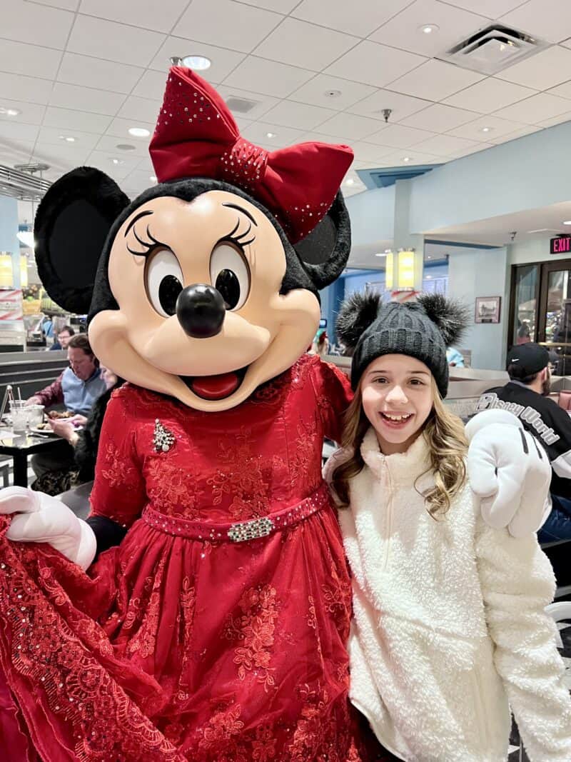 Minnie’s Seasonal Dine at Hollywood & Vine in Disney’s Hollywood ...
