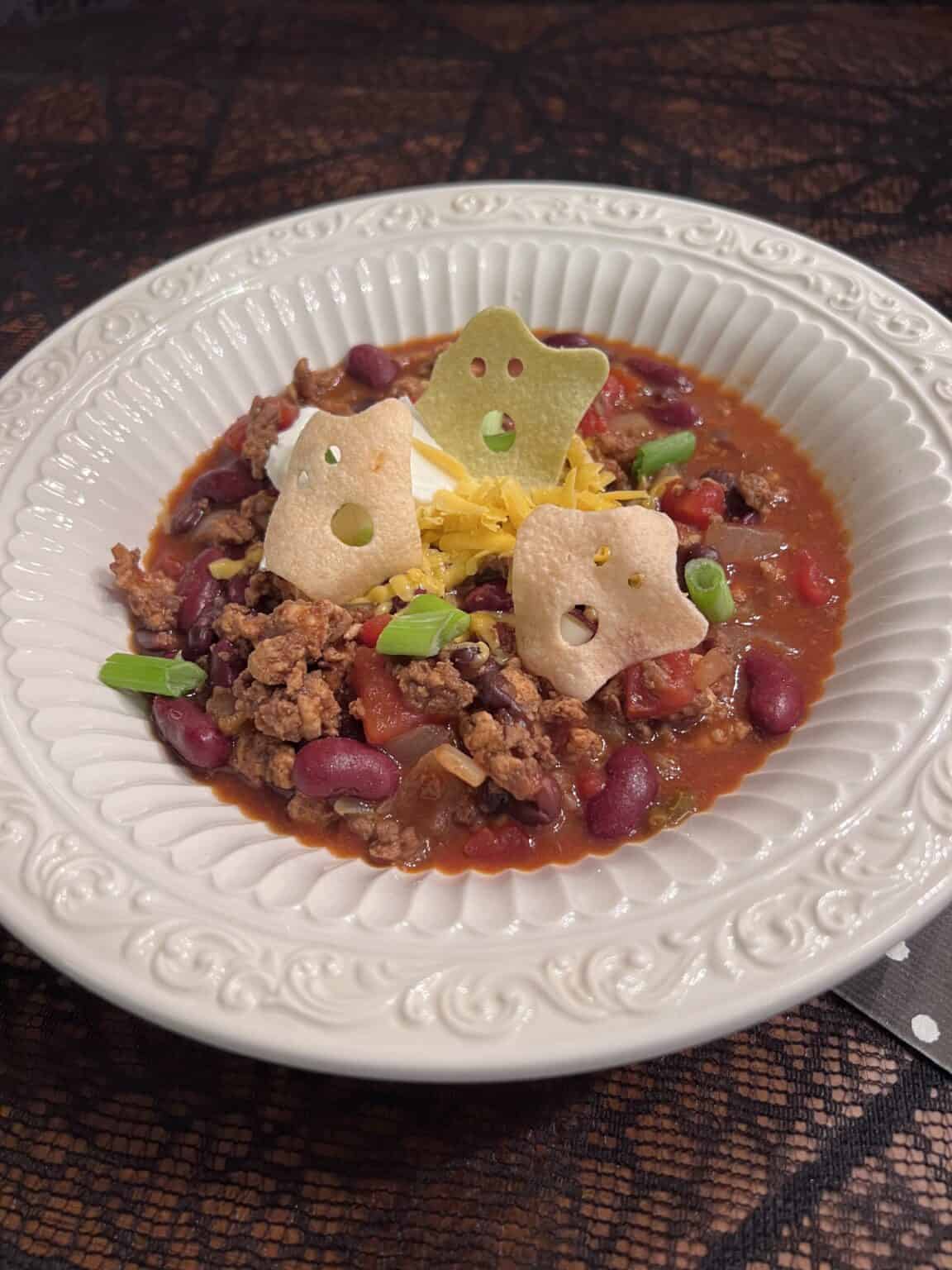 Making Halloween Happy {Spooky Season Chili} – Dixie Delights