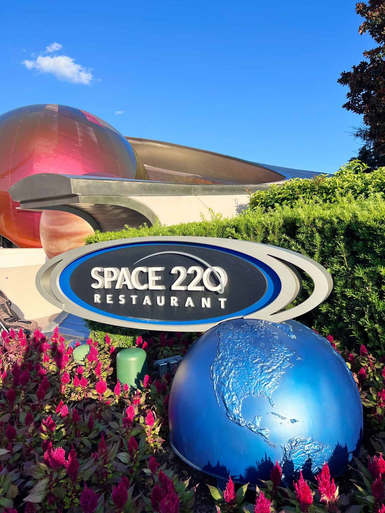 Space 220 Restaurant in Epcot {Full Review of Lunch, Dinner & Lounge ...