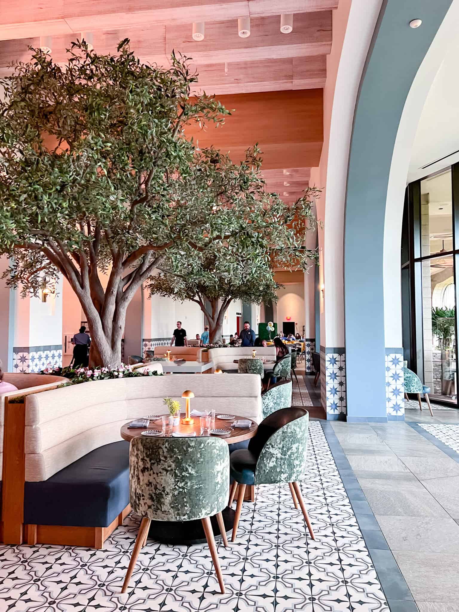 Flora Taverna Restaurant at Universal Helios Grand Hotel – Dixie Delights