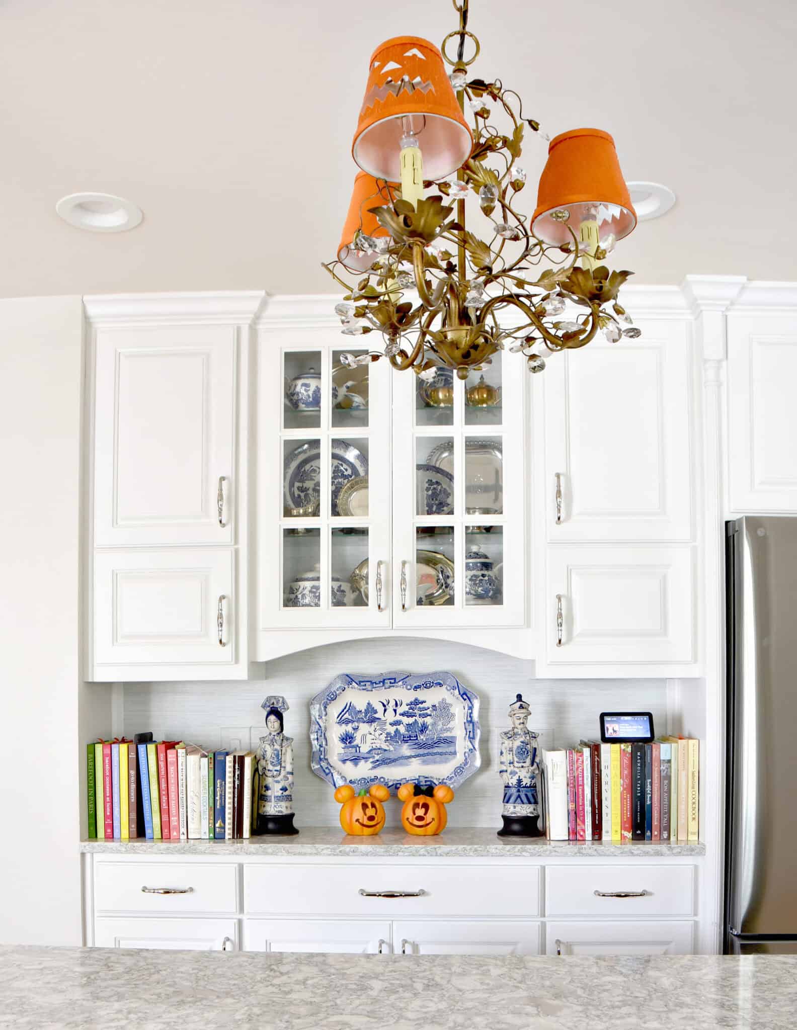Haunted Halloween Home Tour 2025 {Kitchen} – Dixie Delights