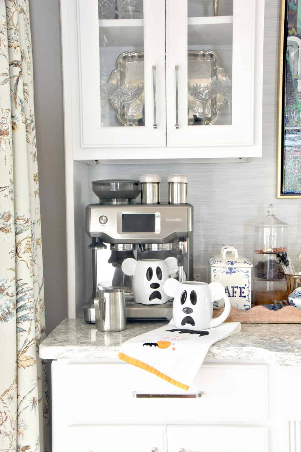 Haunted Halloween Home Tour 2025 {Kitchen} – Dixie Delights