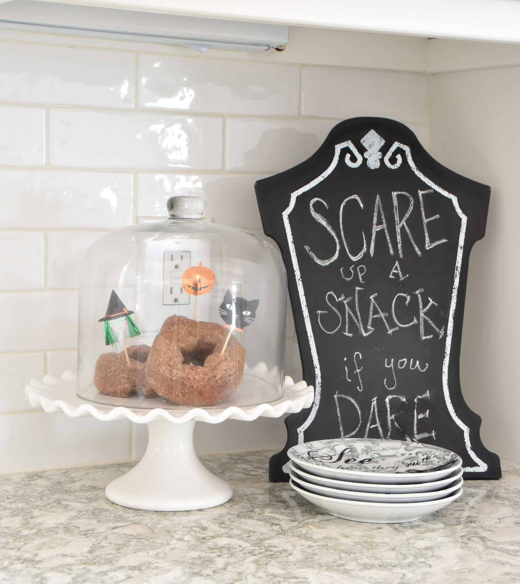 Haunted Halloween Home Tour 2025 {Kitchen} – Dixie Delights