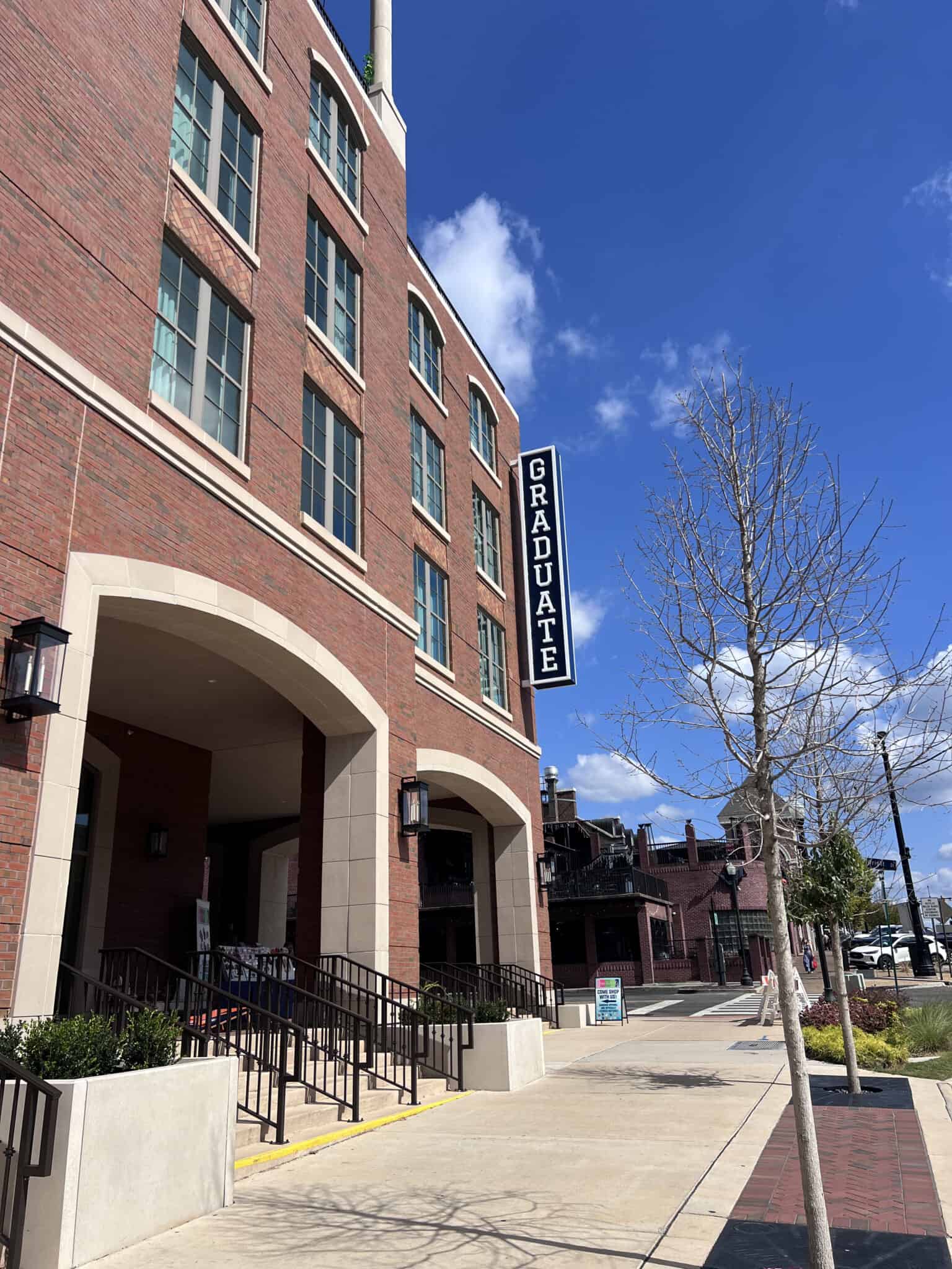 Graduate Auburn Hotel {A Cheerful, Cute + Convenient Stay With a Few ...