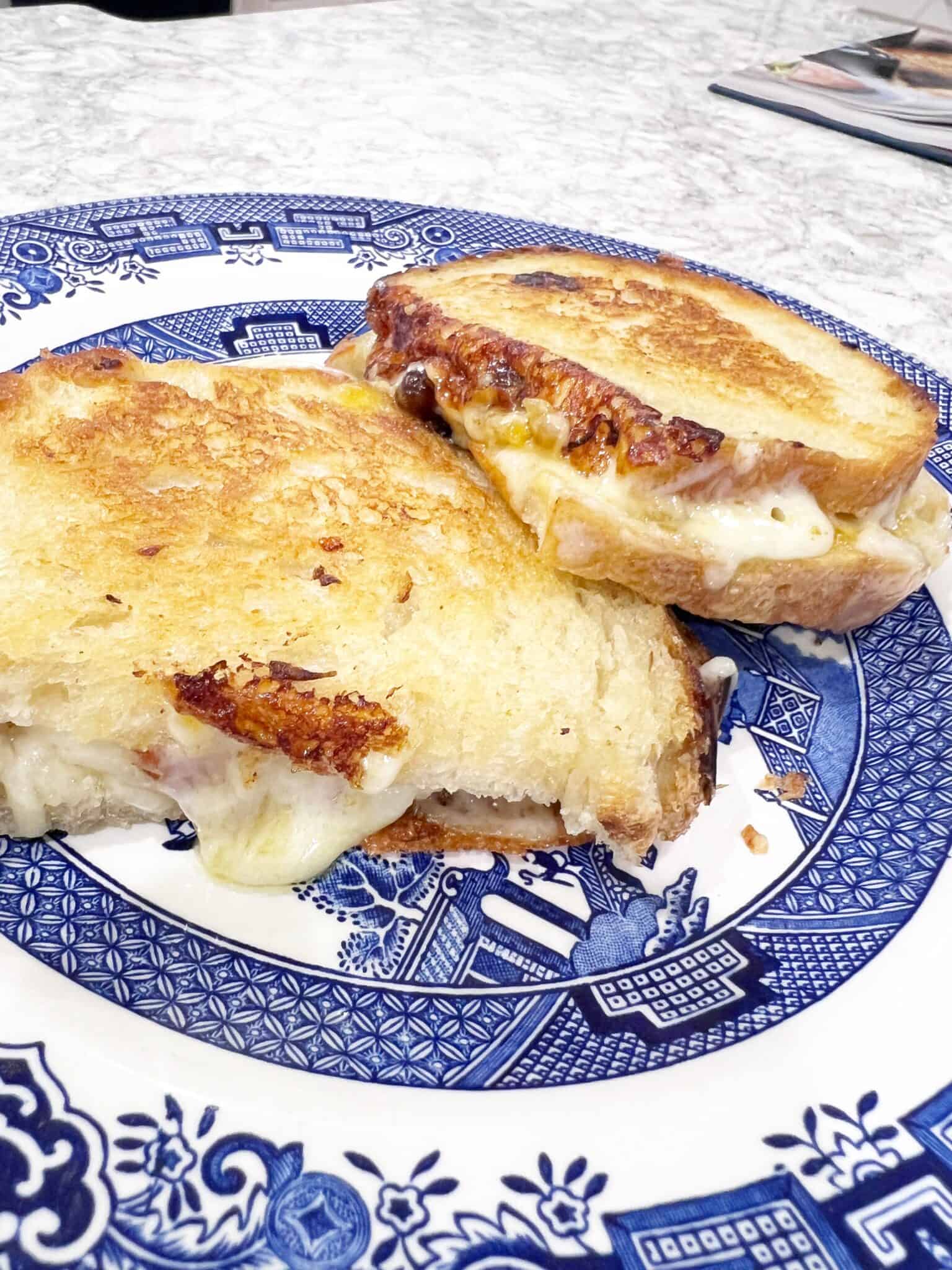 Sunday Supper {Cheddar & Chutney Grilled Cheese} – Dixie Delights